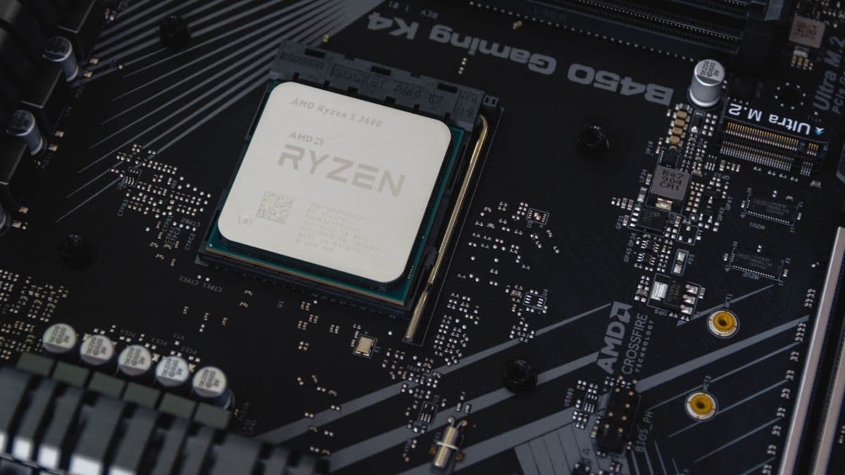 Jerry Sanders Kimdir?